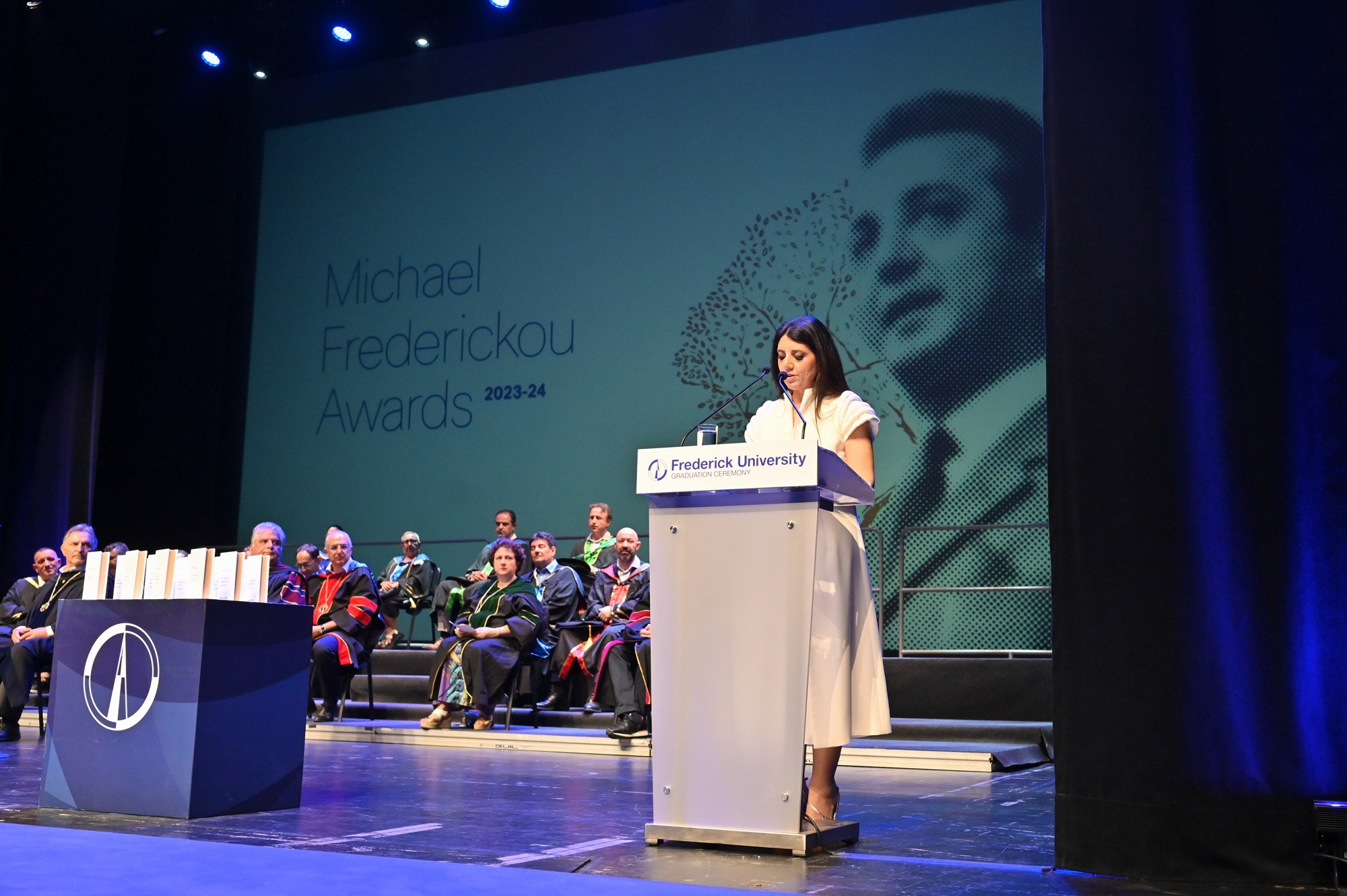 Το Πανεπιστήμιο Frederick βράβευσε την αριστεία στη διδασκαλία, την ...