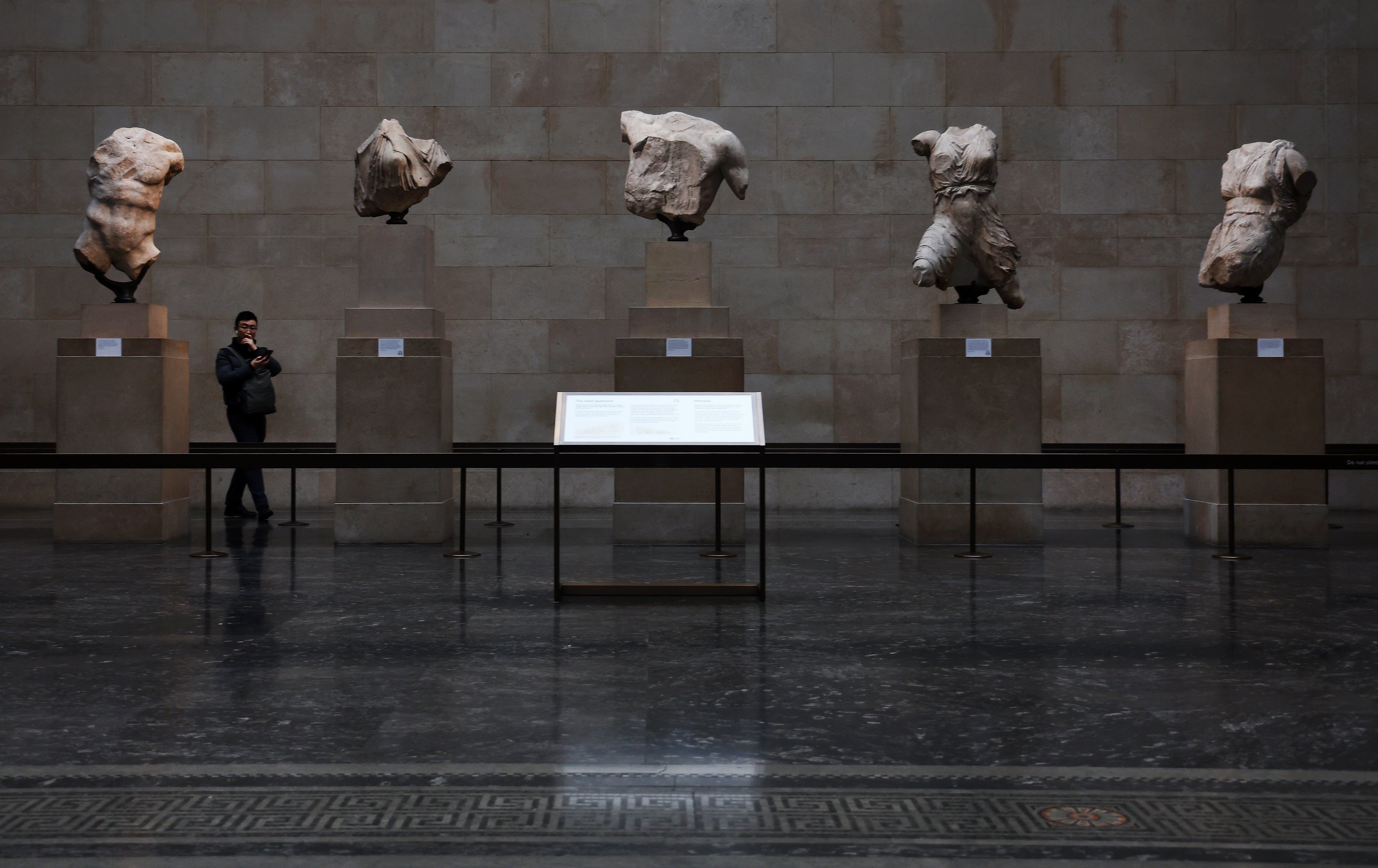 Η απίστευτη ιστορία της κλοπής των μαρμάρων του Παρθενώνα