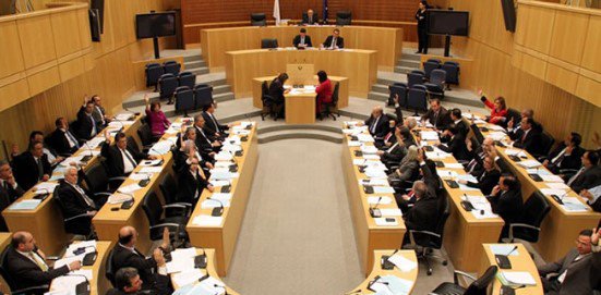 Συνέχιση παραβίασης Συντάγματος από τη Βουλή