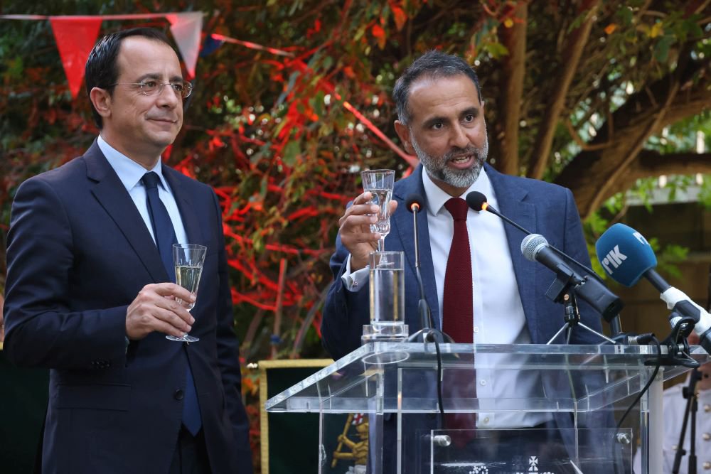 ΑΡΧΙΣΑΝ ΤΑ ΟΡΓΑΝΑ ΟΙ ΒΡΕΤΑΝΟΙ ΣΤΟ ΚΥΠΡΙΑΚΟ: Απαράδεκτος ο Σιντίκ ...