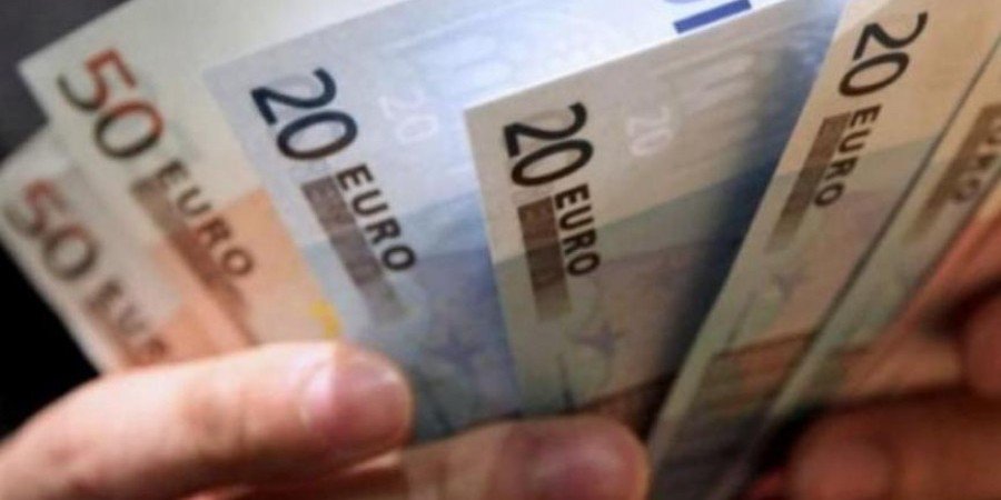 Πότε θα λάβουν συντάξεις και 13ο μισθό οι δημόσιοι υπάλληλοι