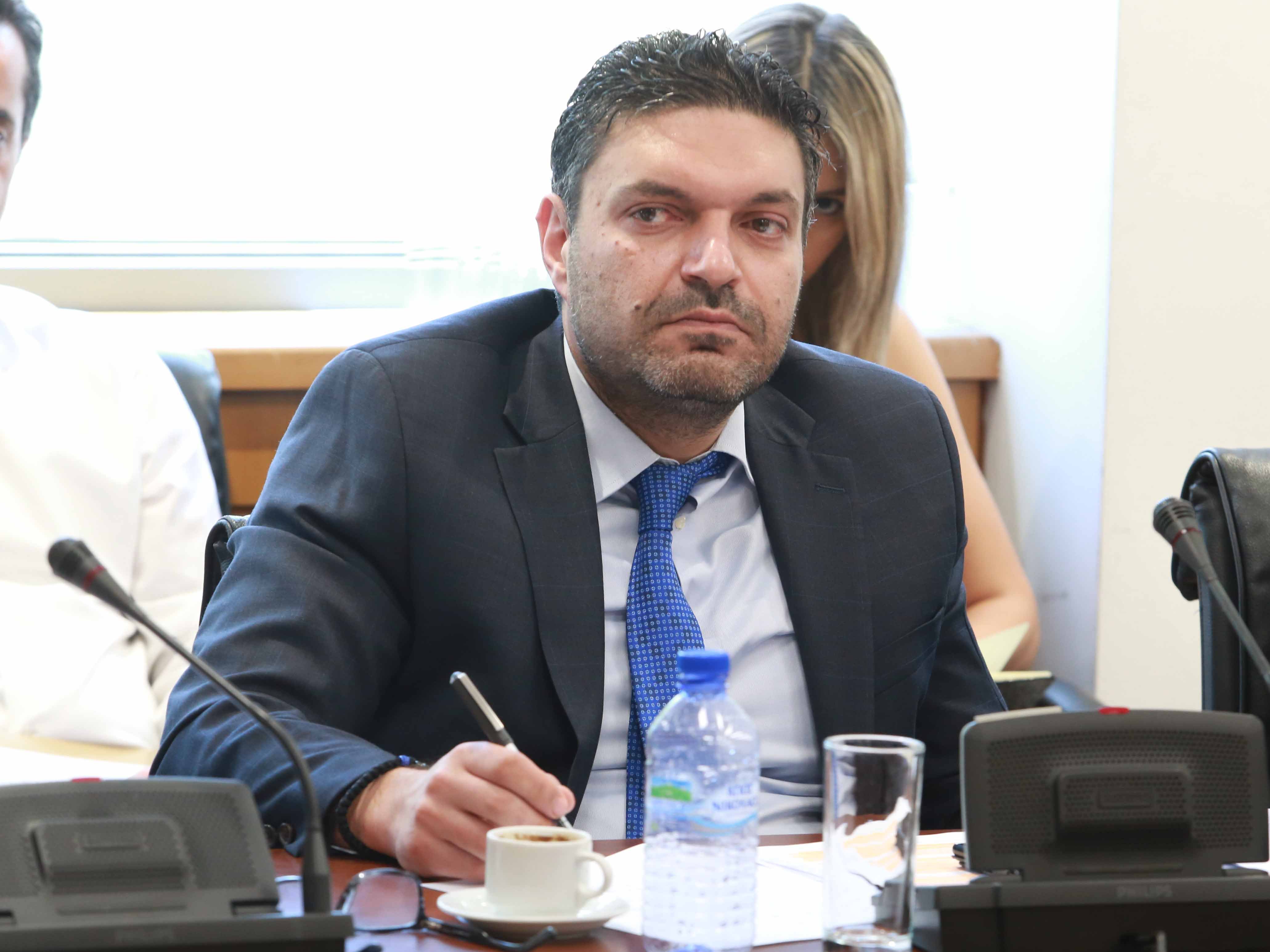 «Έδιναν τ/κ περιουσίες πίσω από κλειστές πόρτες»